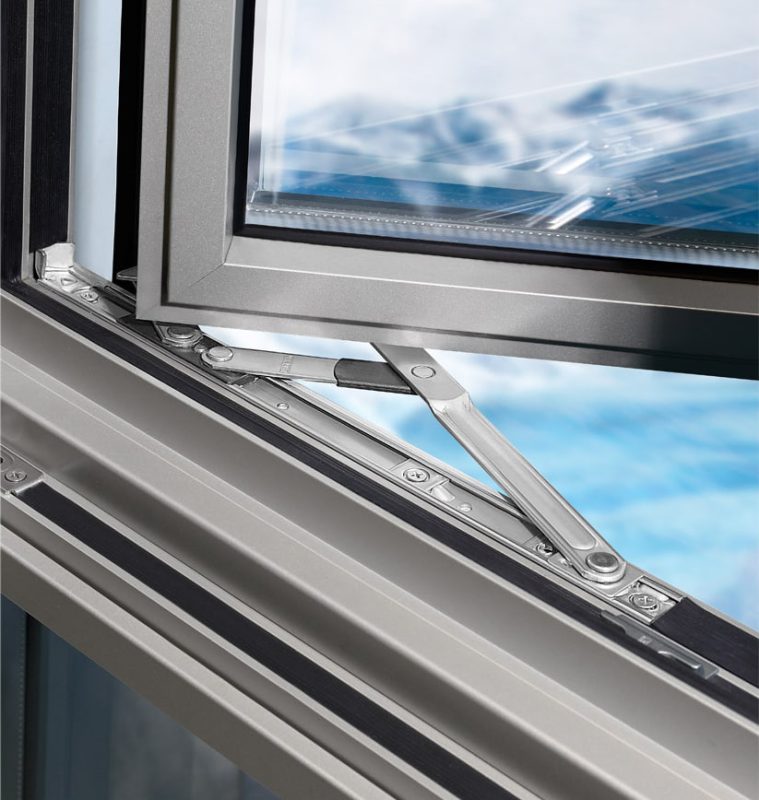 Casement window screen integrated hardware system – KERSSENBERG
