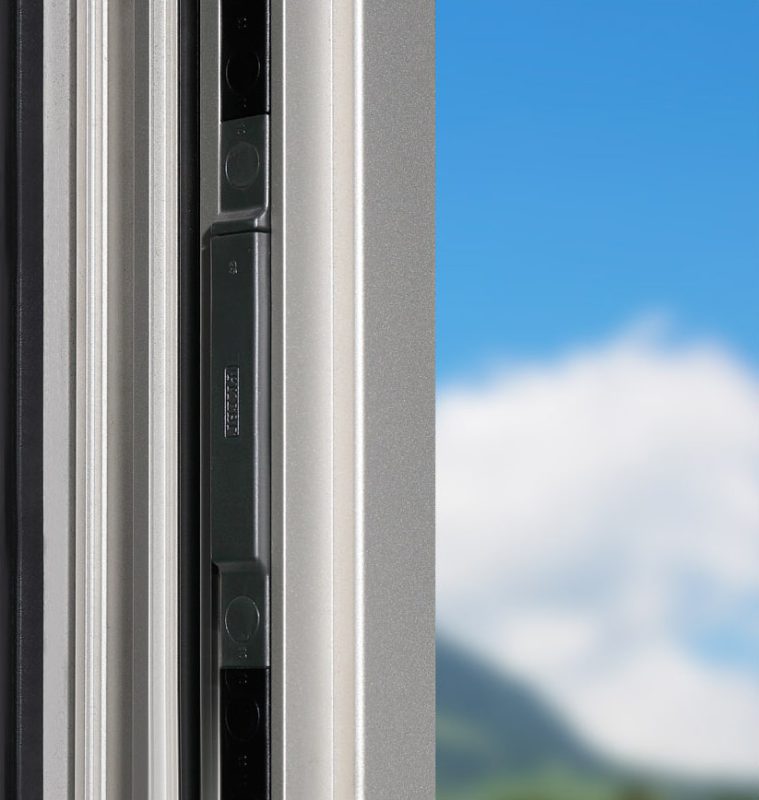 Casement window screen integrated hardware system - KERSSENBERG